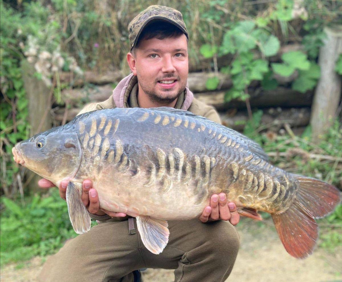 The Grandfather 24lb 8oz caught by Alex Purser – Seven Lakes Fishery ...